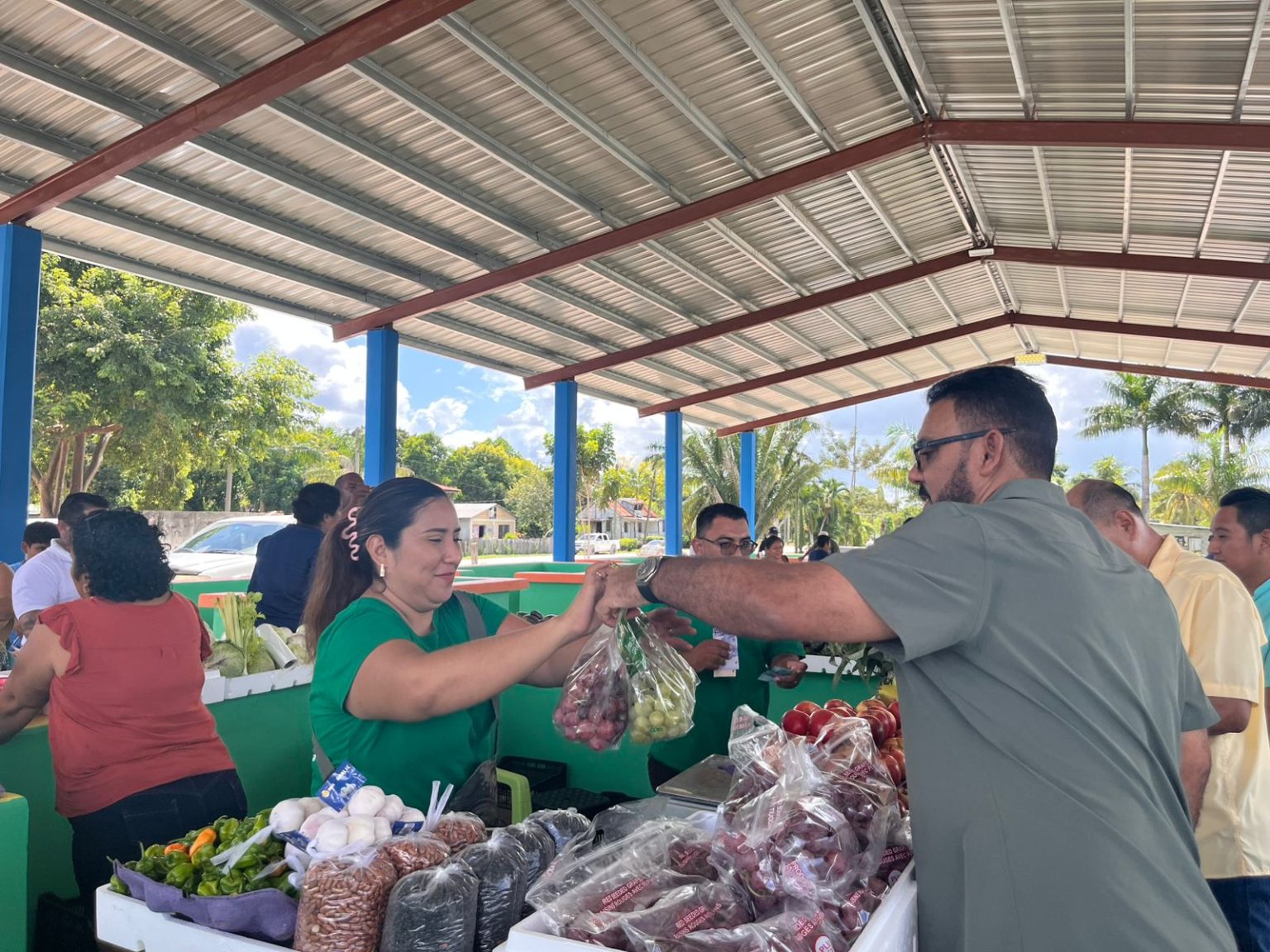 San Narciso Village Inaugurates First-Ever Community Market | BTB